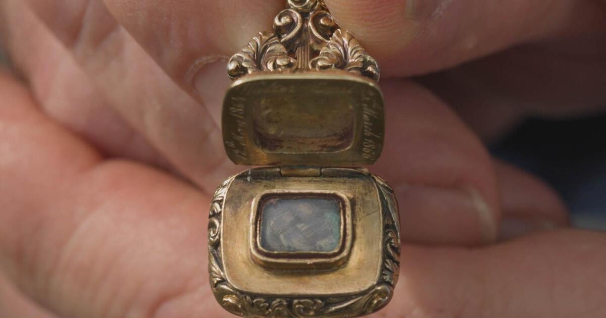 Appraisal: Victorian Gold Memorial Watch Fob Seal, ca. 1865 | VPM